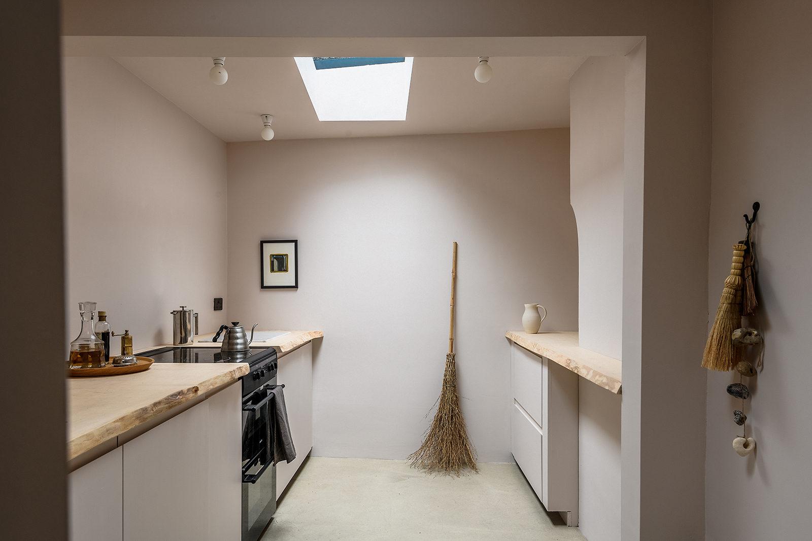 In the Stillness: A 1640s Georgian in an Affecting Palette by Cassandra ...