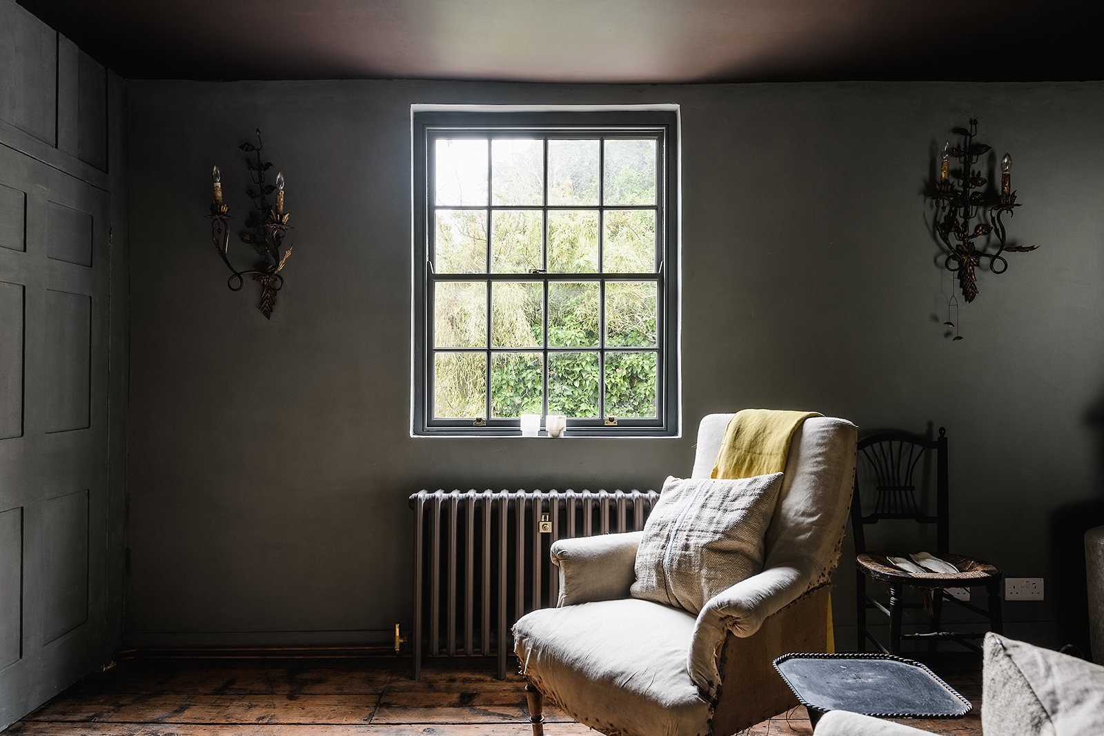 In the Stillness: A 1640s Georgian in an Affecting Palette by Cassandra ...