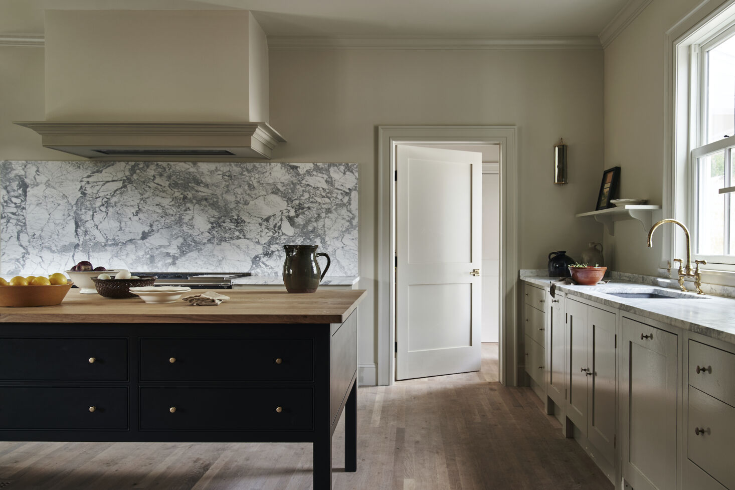 Inness: A Rustic, Design-Minded Retreat (with Plain English Kitchens ...