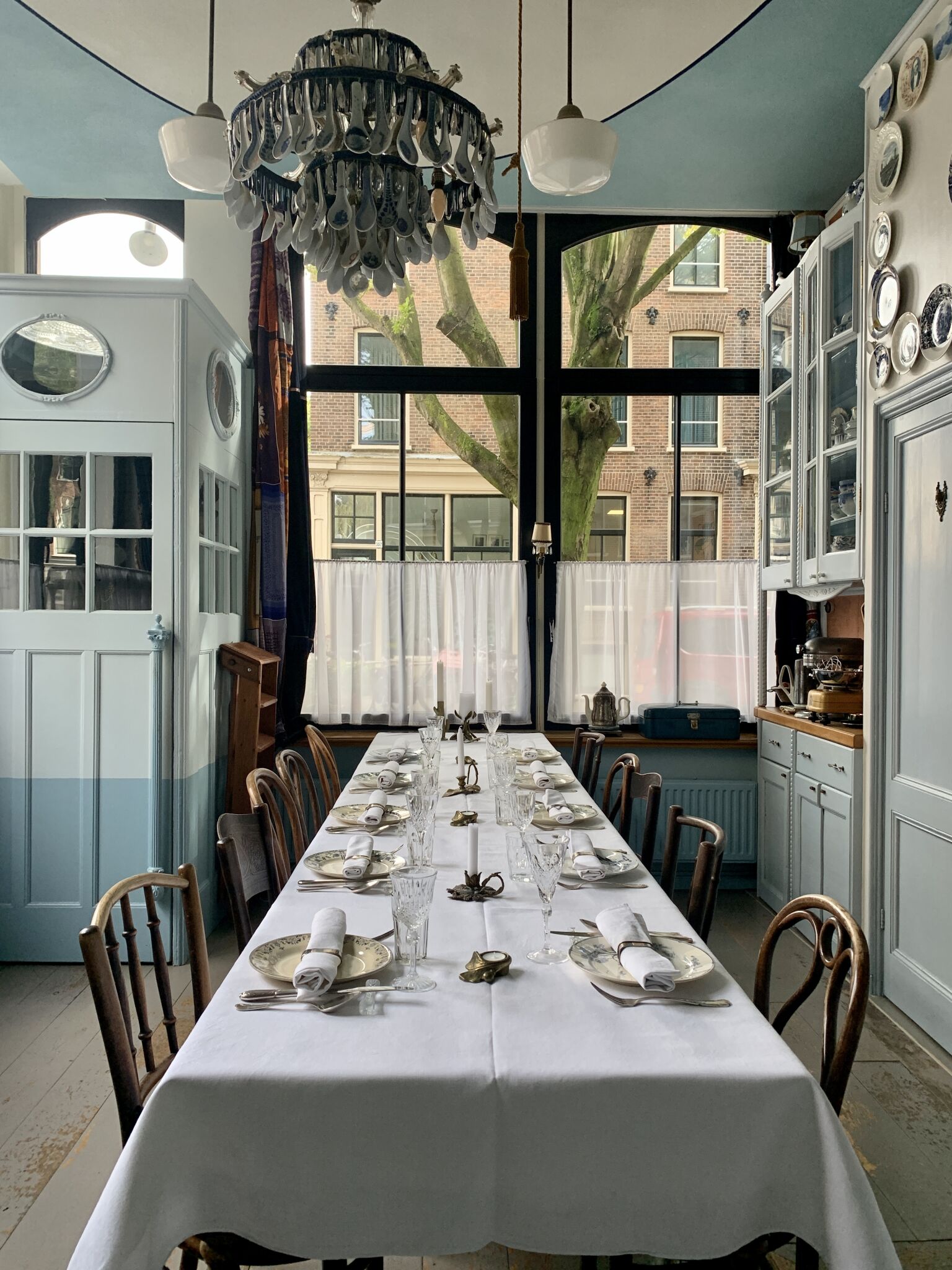 Trend Alert: Cafe Curtains Get a Glow-Up - Remodelista