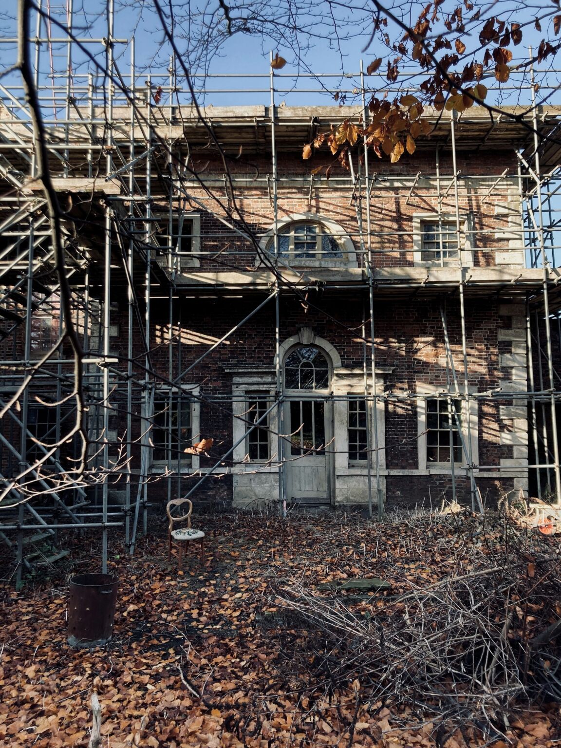Make It Tender: A Ceramicist/Shopkeeper's Gently Cared-For 1500s House ...