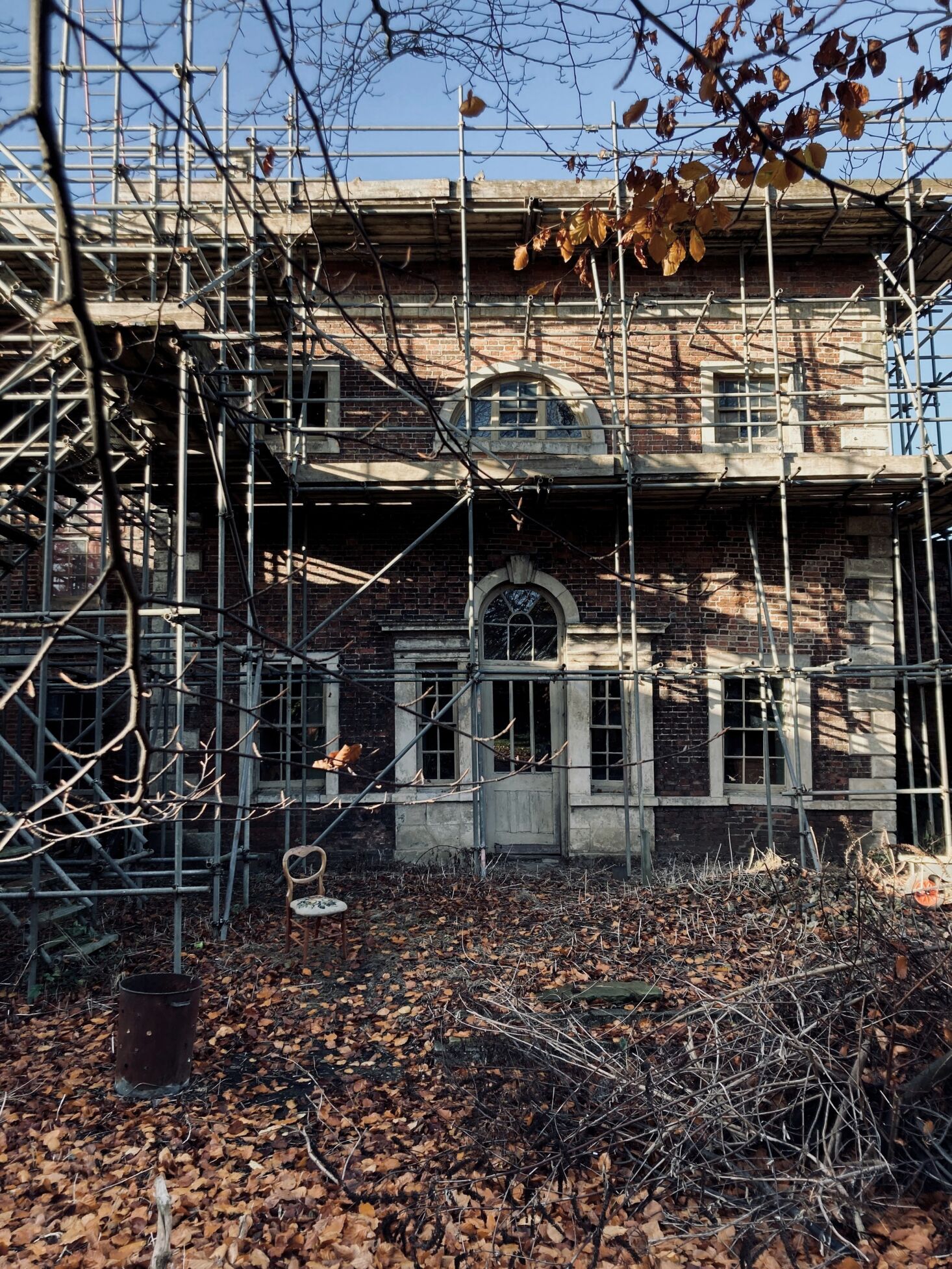 Make It Tender: A Ceramicist/Shopkeeper's Gently Cared-For 1500s House ...