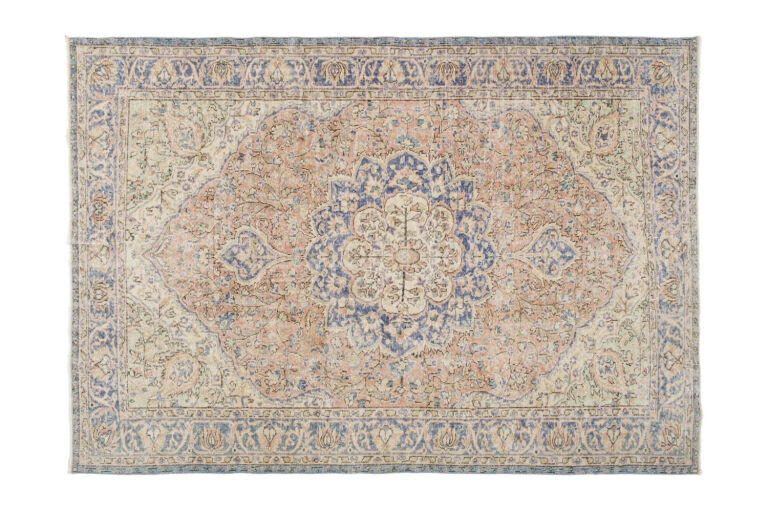 10 Easy Pieces: Vintage Area Rugs - Remodelista