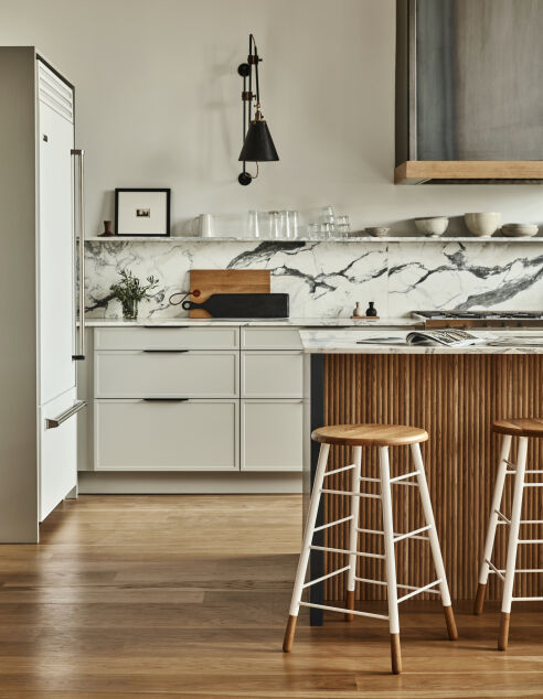Remodelista Reconnaissance: Two-Tone Counter Stools in a Photographer's ...