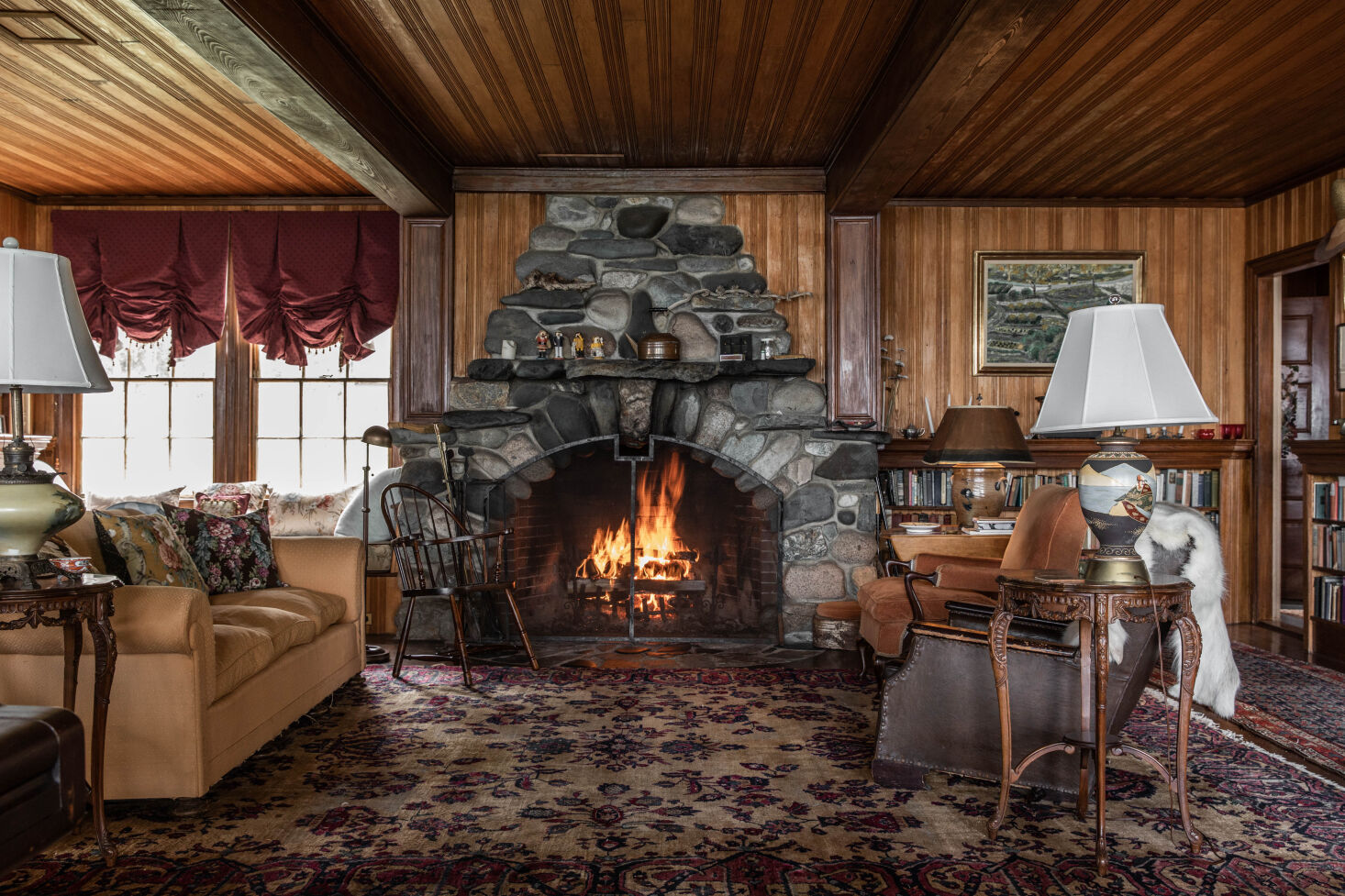Heart and Science: A Researcher's Eccentric Handed-Down Home Off the ...