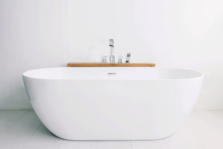 10 Easy Pieces: Modern Bathtubs - Remodelista