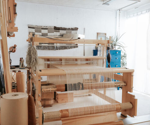 The Modern Weaver: Combining Cycladic Minimalism with the Beauty of ...