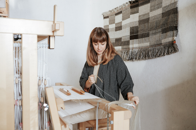 The Modern Weaver: Combining Cycladic Minimalism with the Beauty of ...