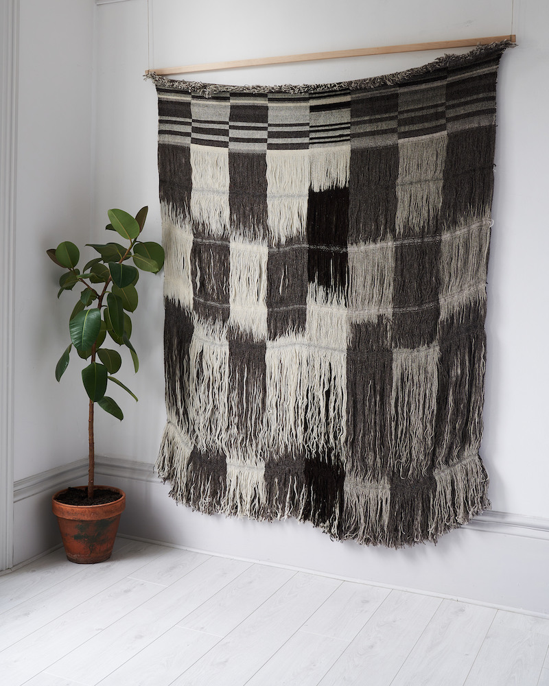 The Modern Weaver: Combining Cycladic Minimalism with the Beauty of ...