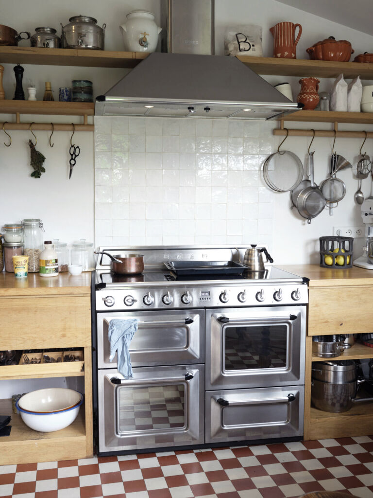 Steal This Look: A Designer's Vintage-Feeling Kitchen in France ...