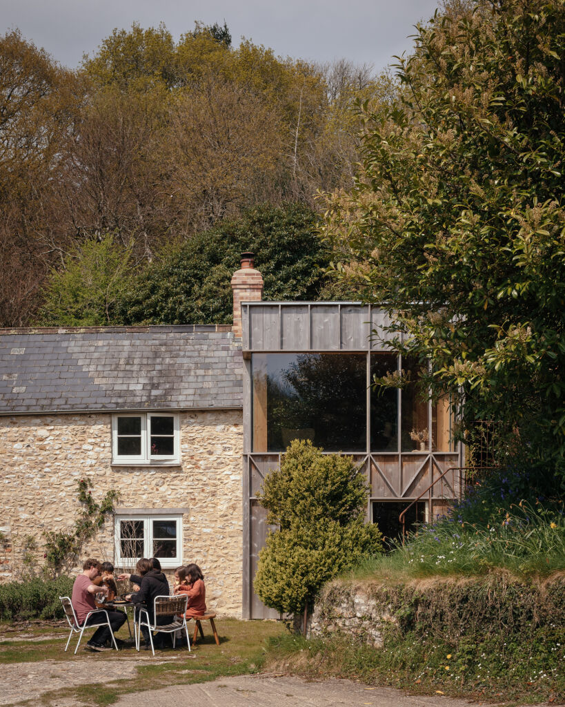 A Historic English Countryside Cottage Gets a Contemporary Extension ...