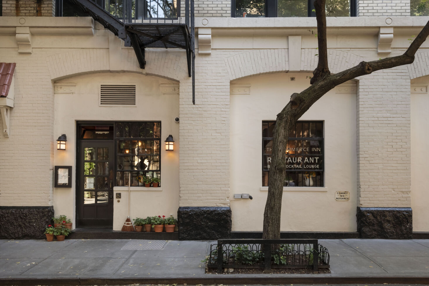 8 Shaker-Style Design Ideas from The Commerce Inn in NYC