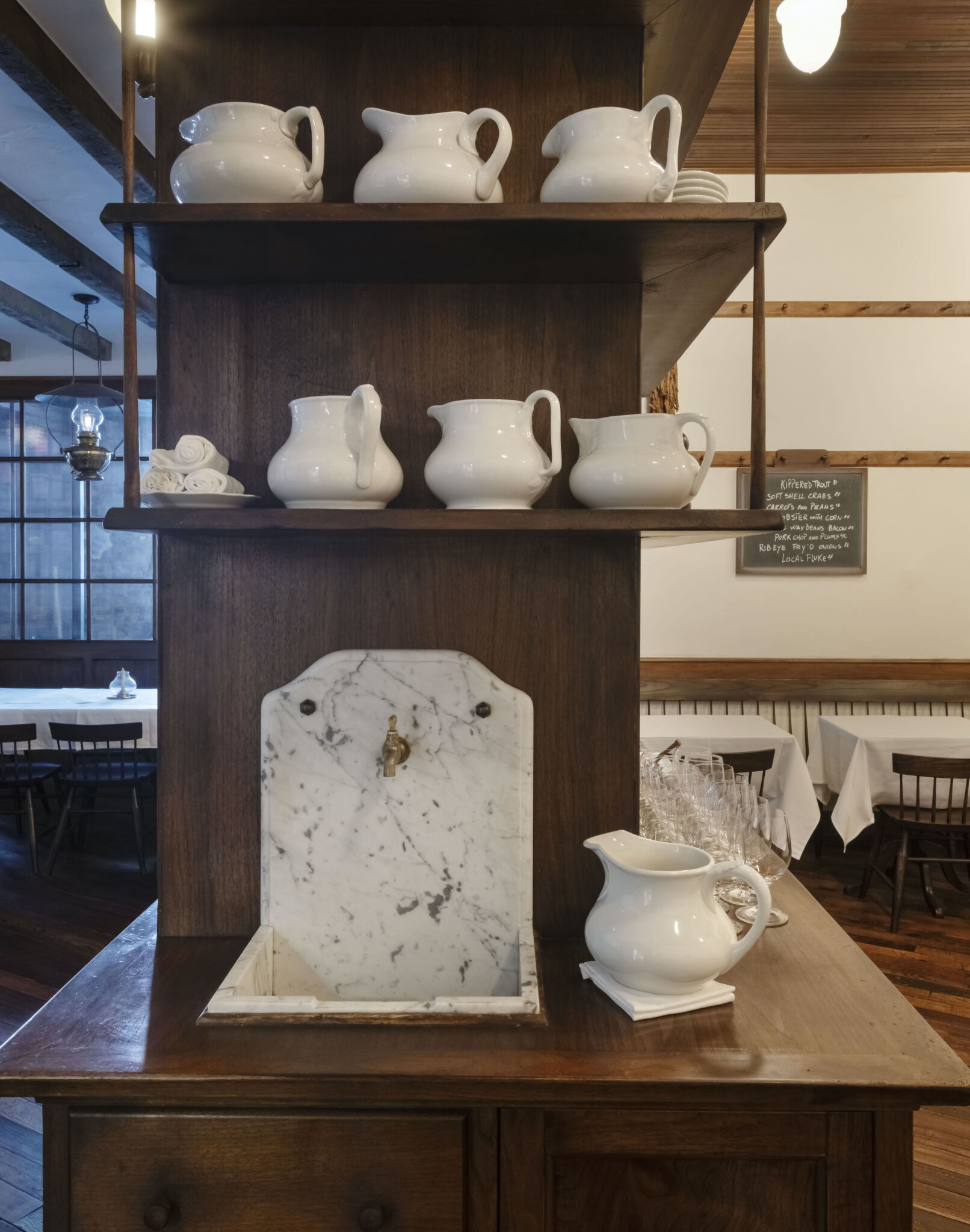 8 Shaker-Style Design Ideas from The Commerce Inn in NYC