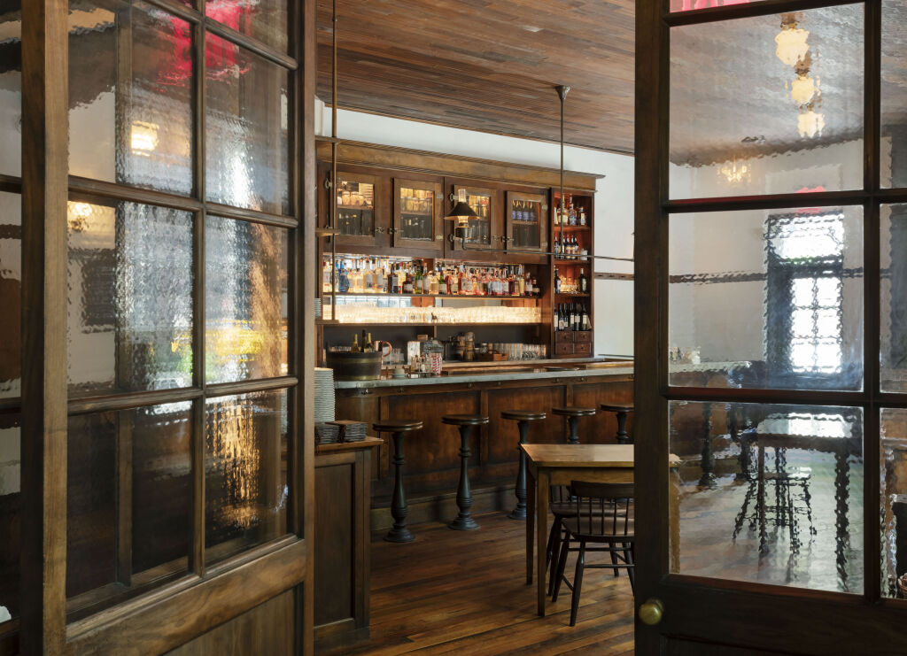 8 Shaker-Style Design Ideas from The Commerce Inn in NYC