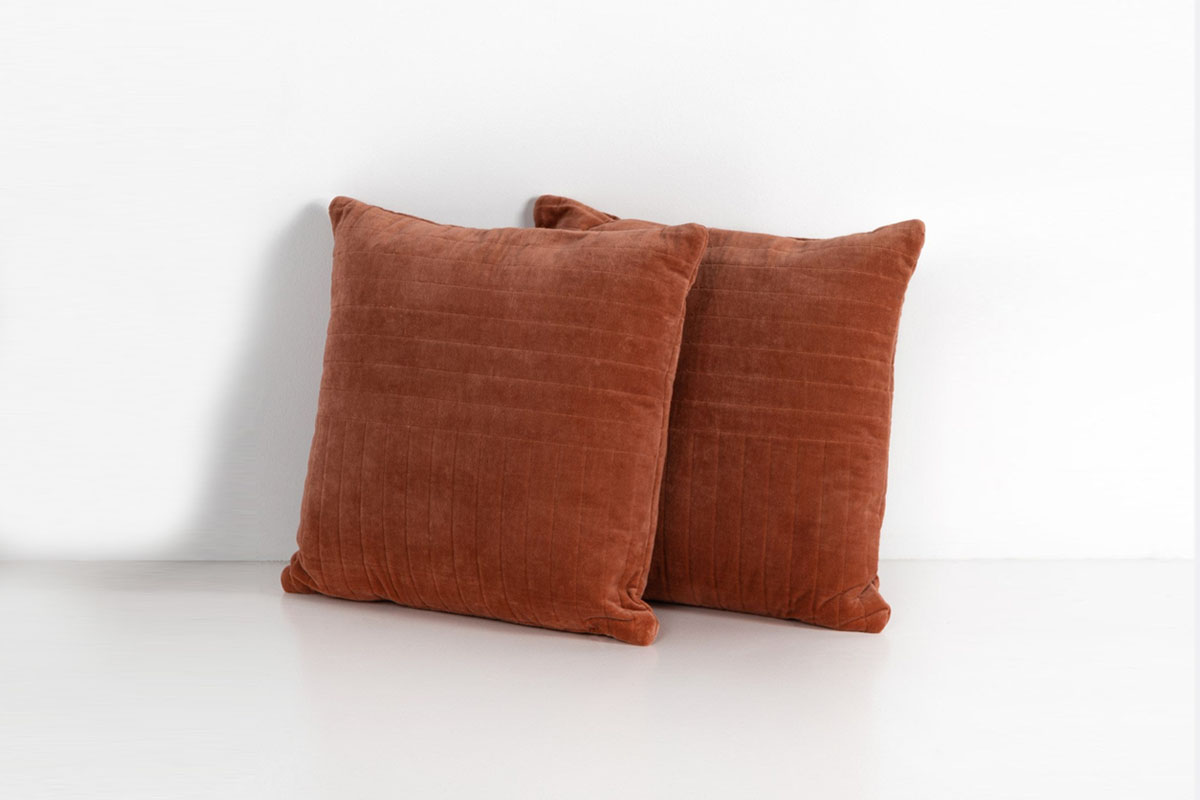 Remodelista Reconnaissance: Velvet Pillows in an On-Trend Shade of Rust ...