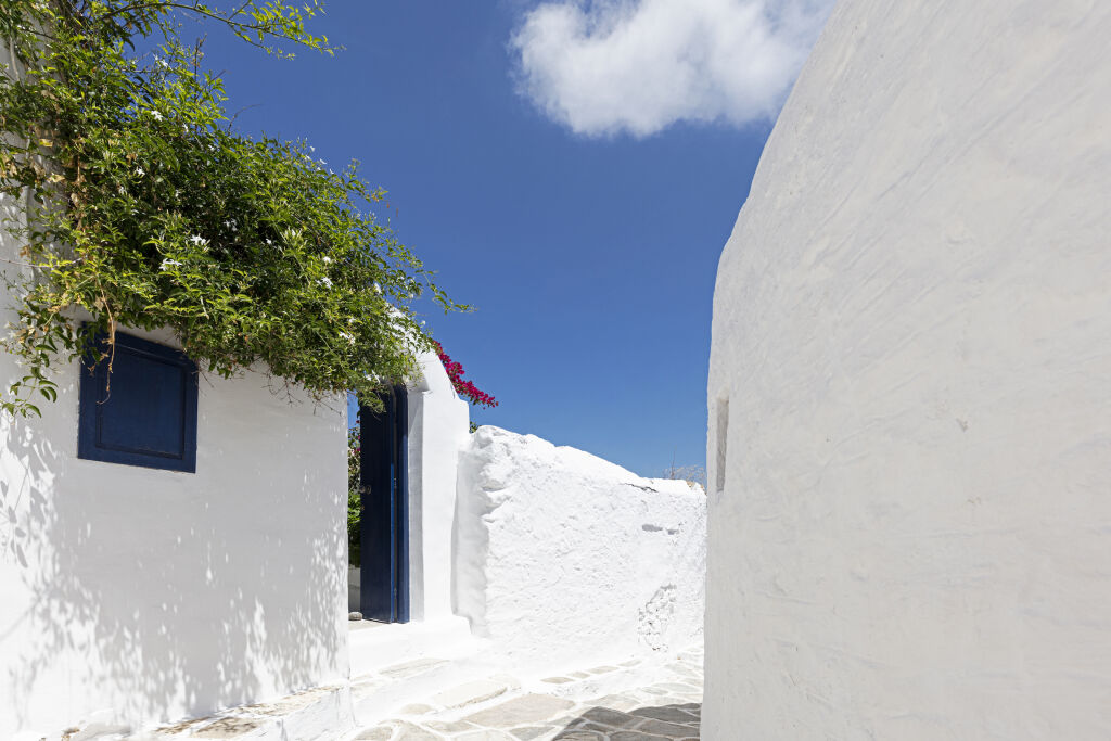 Refined-rustic Greek-villa update by Kapsimalis Architects