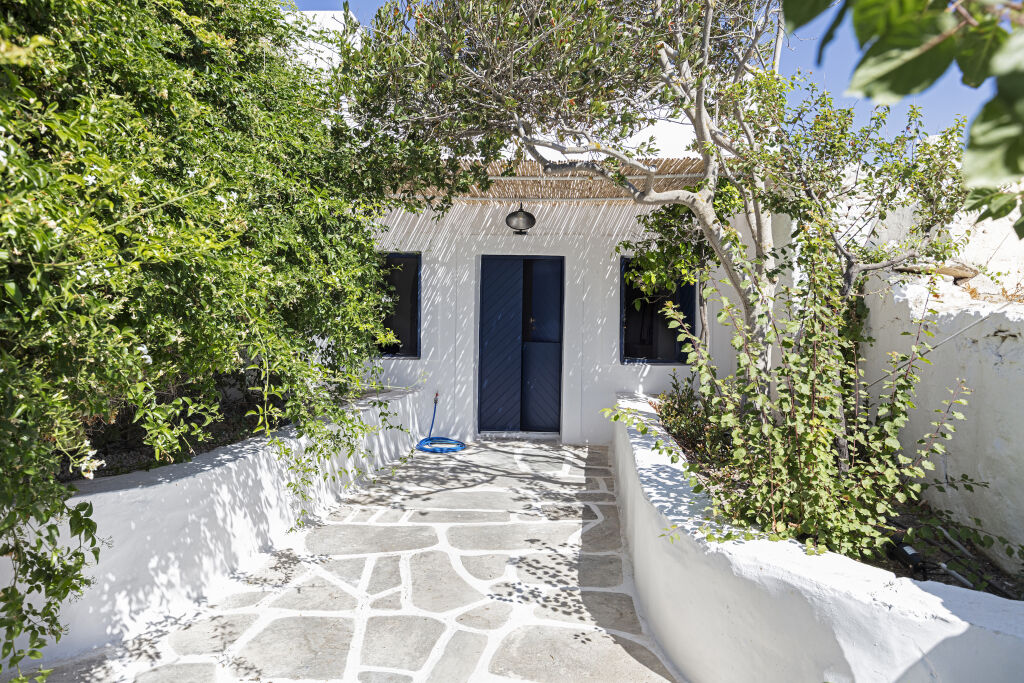 Refined-rustic Greek-villa update by Kapsimalis Architects