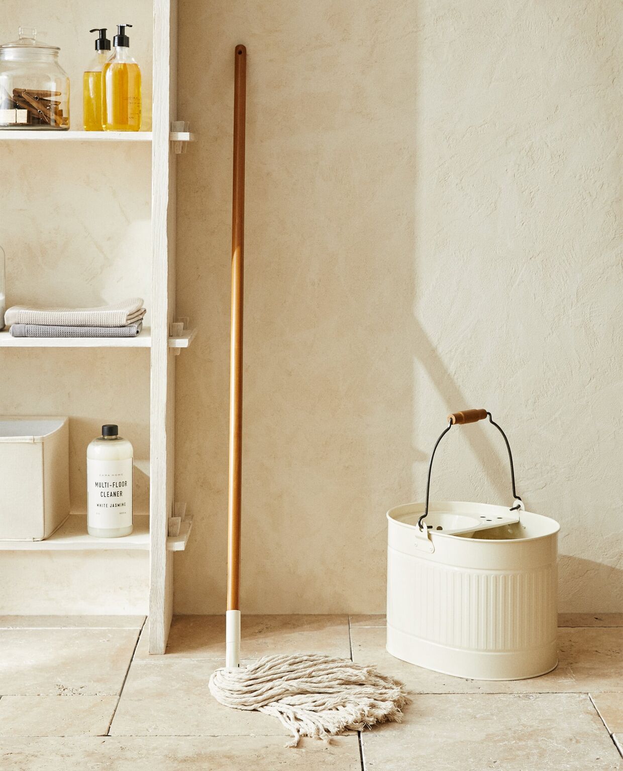 Clean and Tidy: Good-Looking Rubbish Bins from a Surprising Source ...
