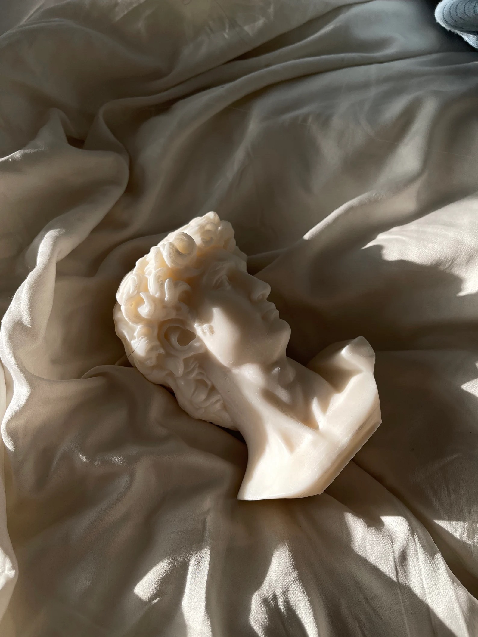 Temporary Sculpture: 9 Beguiling Candles That Look Like Statuary ...