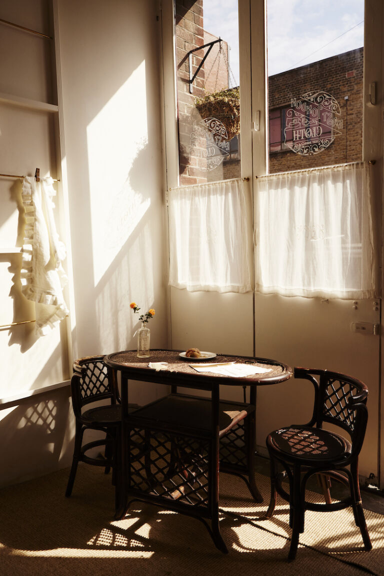 Trend Alert: Cafe Curtains Get a Glow-Up - Remodelista