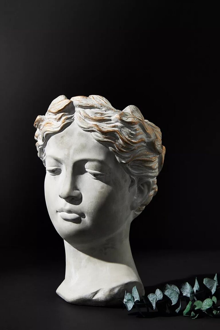 Temporary Sculpture: 9 Beguiling Candles That Look Like Statuary ...