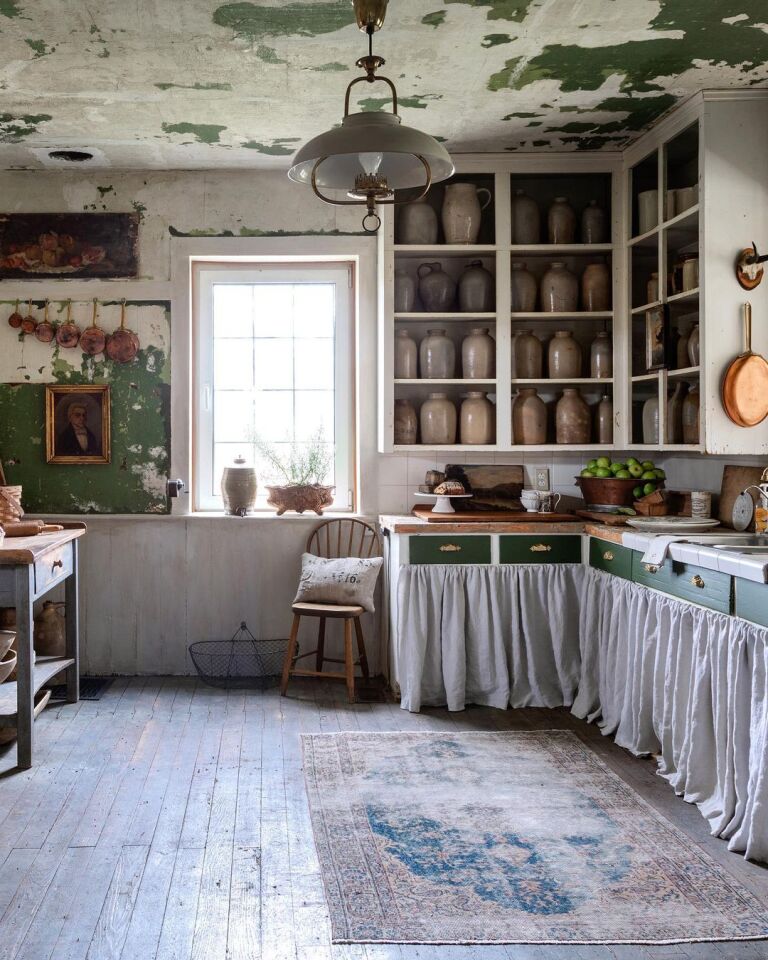 Mysterious Objekts: An 1840s Farmhouse (and Antiques Shop) in Ontario ...