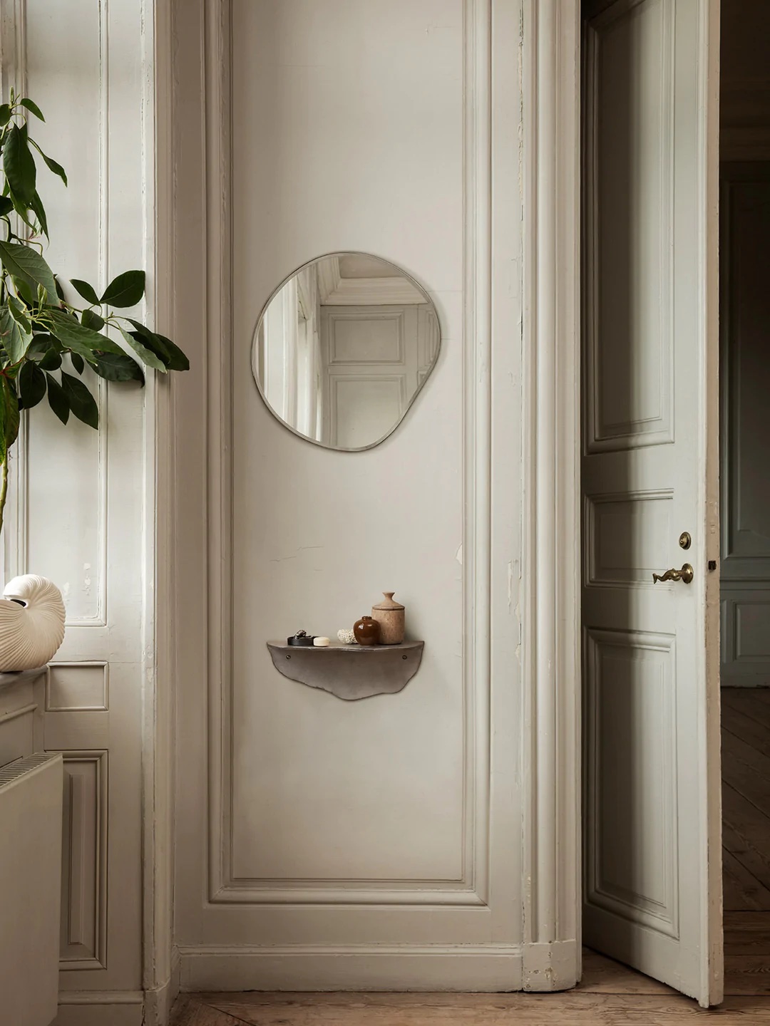 Trend Alert: Puddle-Shaped Irregular Mirrors as Decor