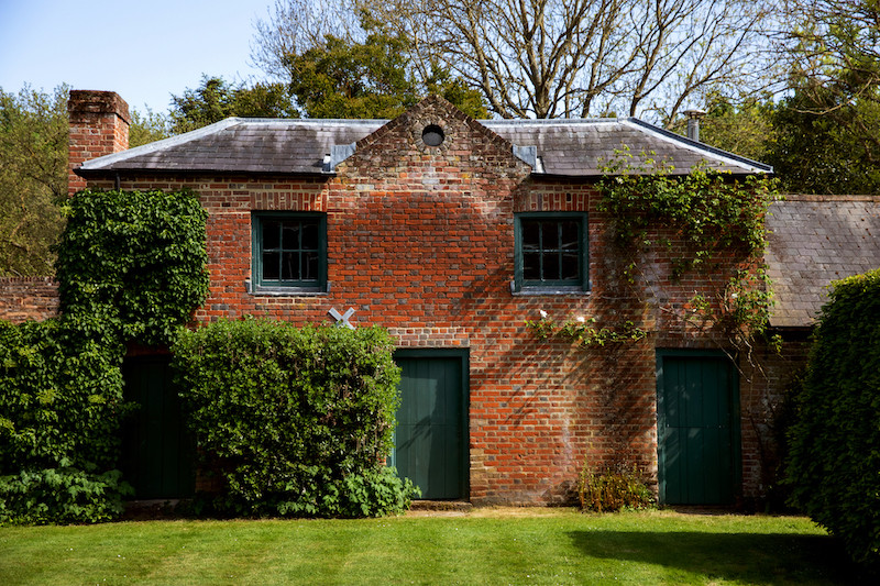 Updown Farmhouse: A Colorful Country Retreat in Kent - Remodelista