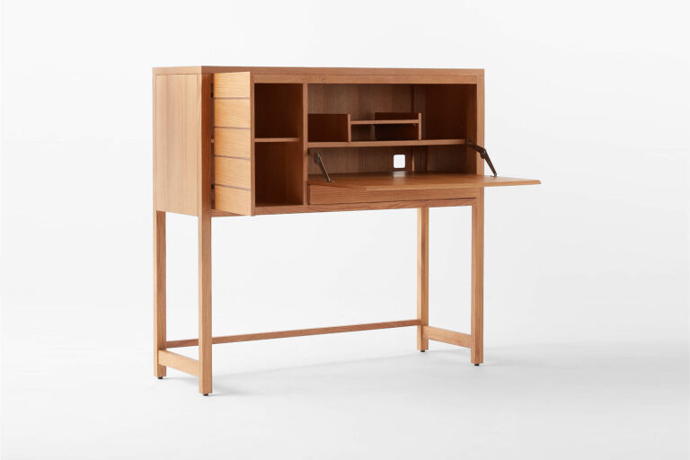 10 Easy Pieces: Hidden Desks - Remodelista