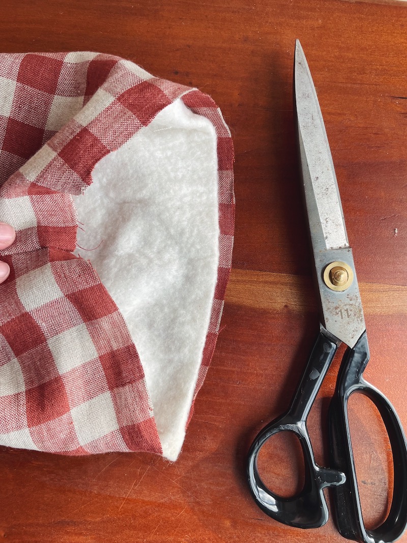 DIY: Oversized Festive Bows from the Thread Maker in London - Remodelista