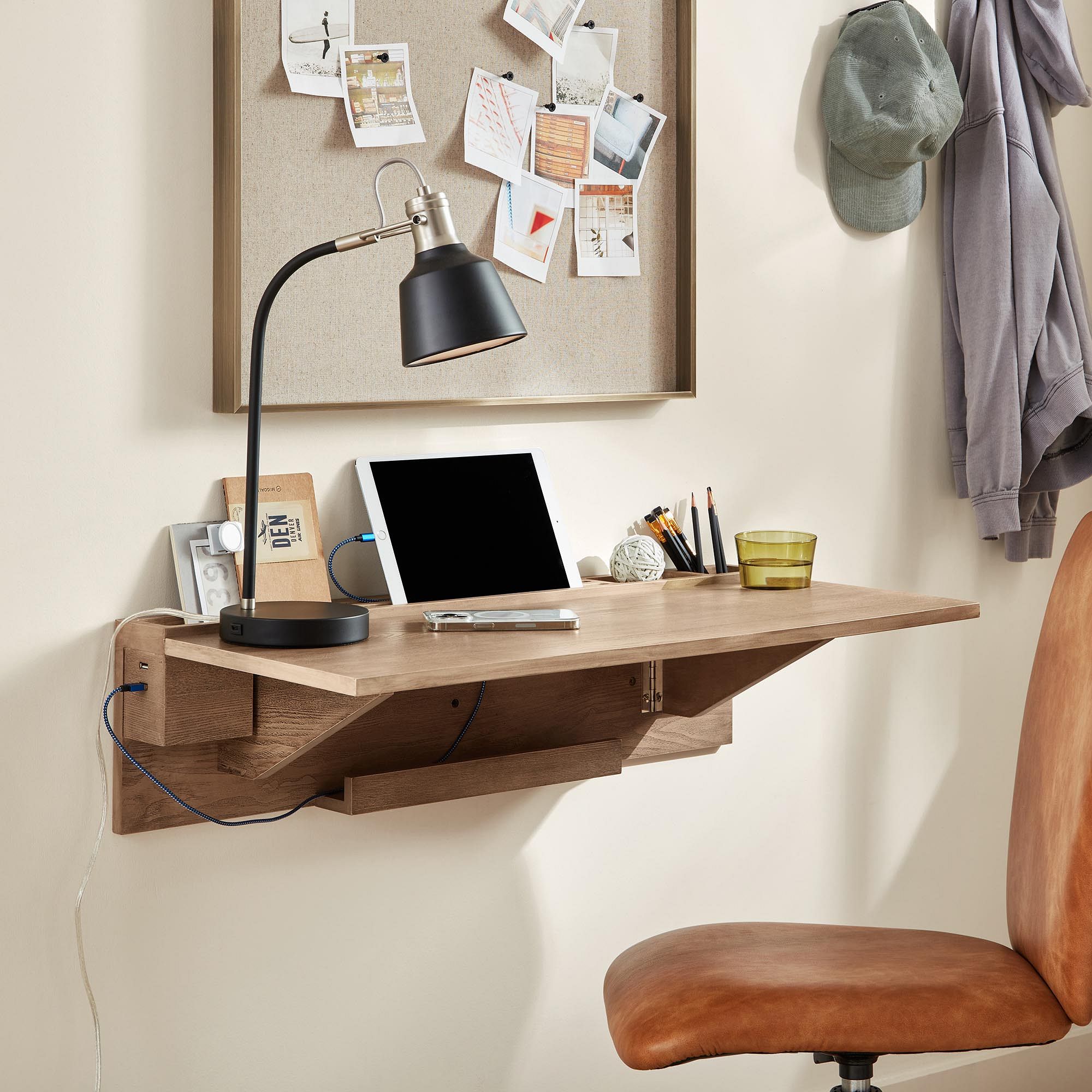 10 Easy Pieces: Hidden Desks - Remodelista