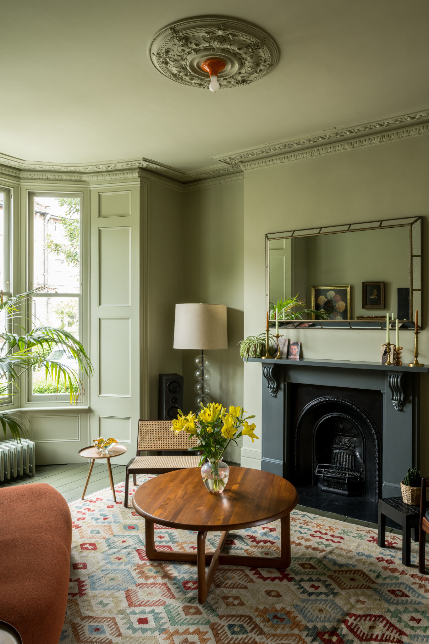Two Become One: A Colorful Townhouse for an Actor and a Cinematographer ...
