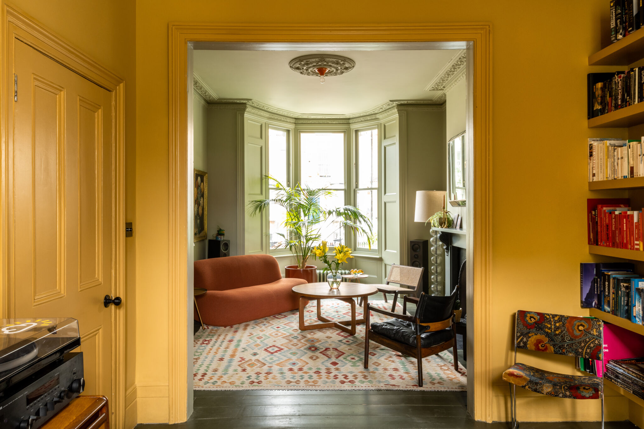 Two Become One: A Colorful Townhouse for an Actor and a Cinematographer ...