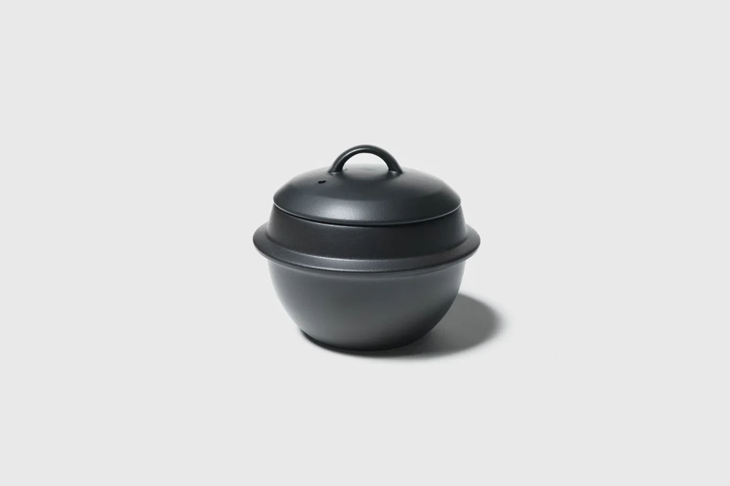 10 Easy Pieces: Donabe Clay Pots - Remodelista