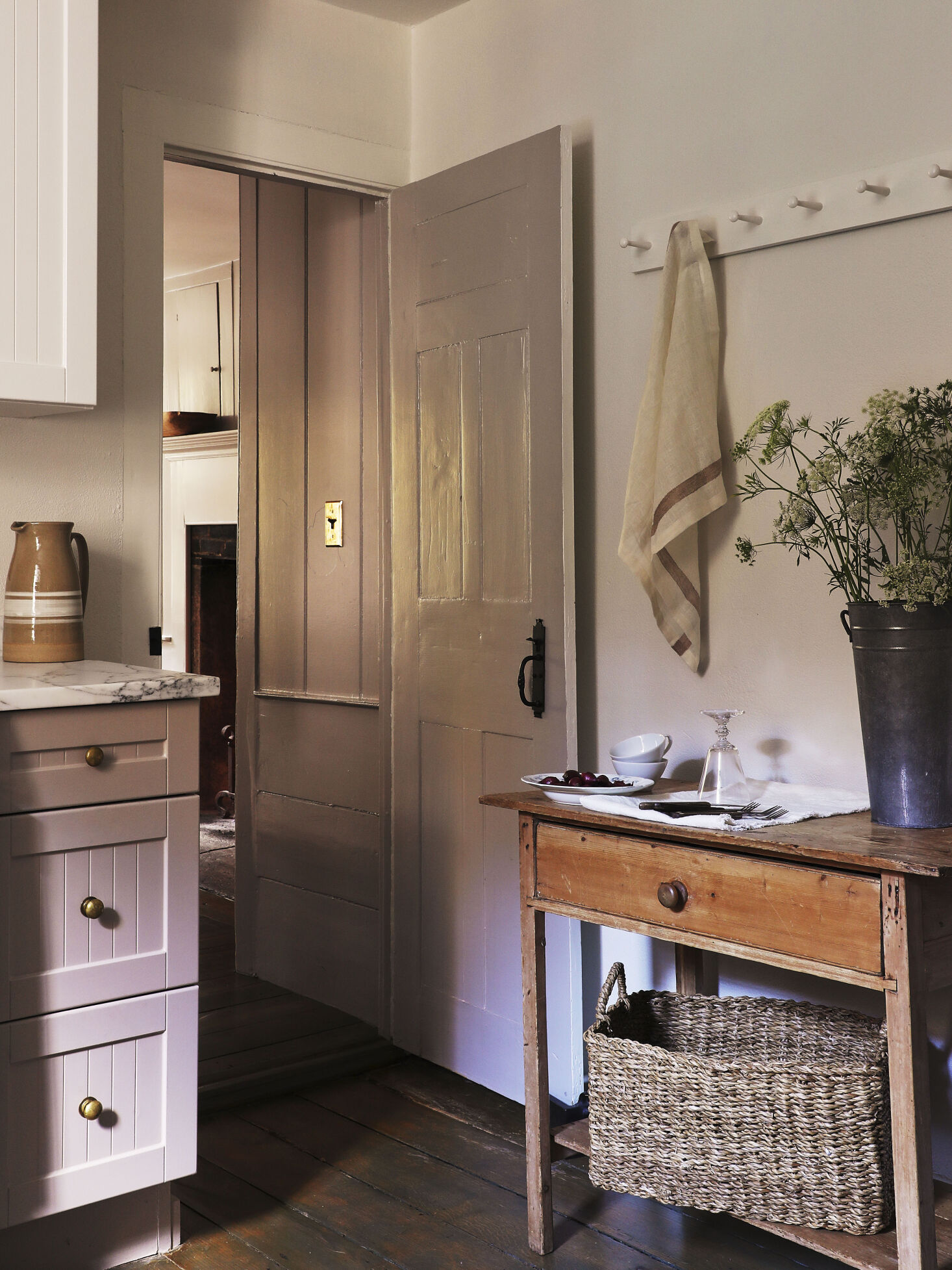 A Stylist's Budget-Conscious Cosmetic Kitchen Upgrade