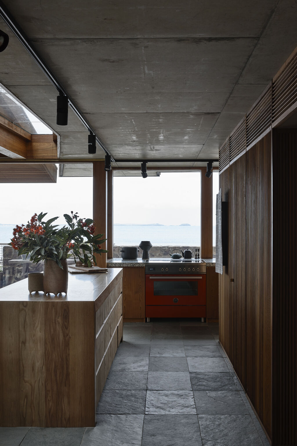 Prospect & Refuge: A Spectacular Coastal Home Both Wild and Cozy ...