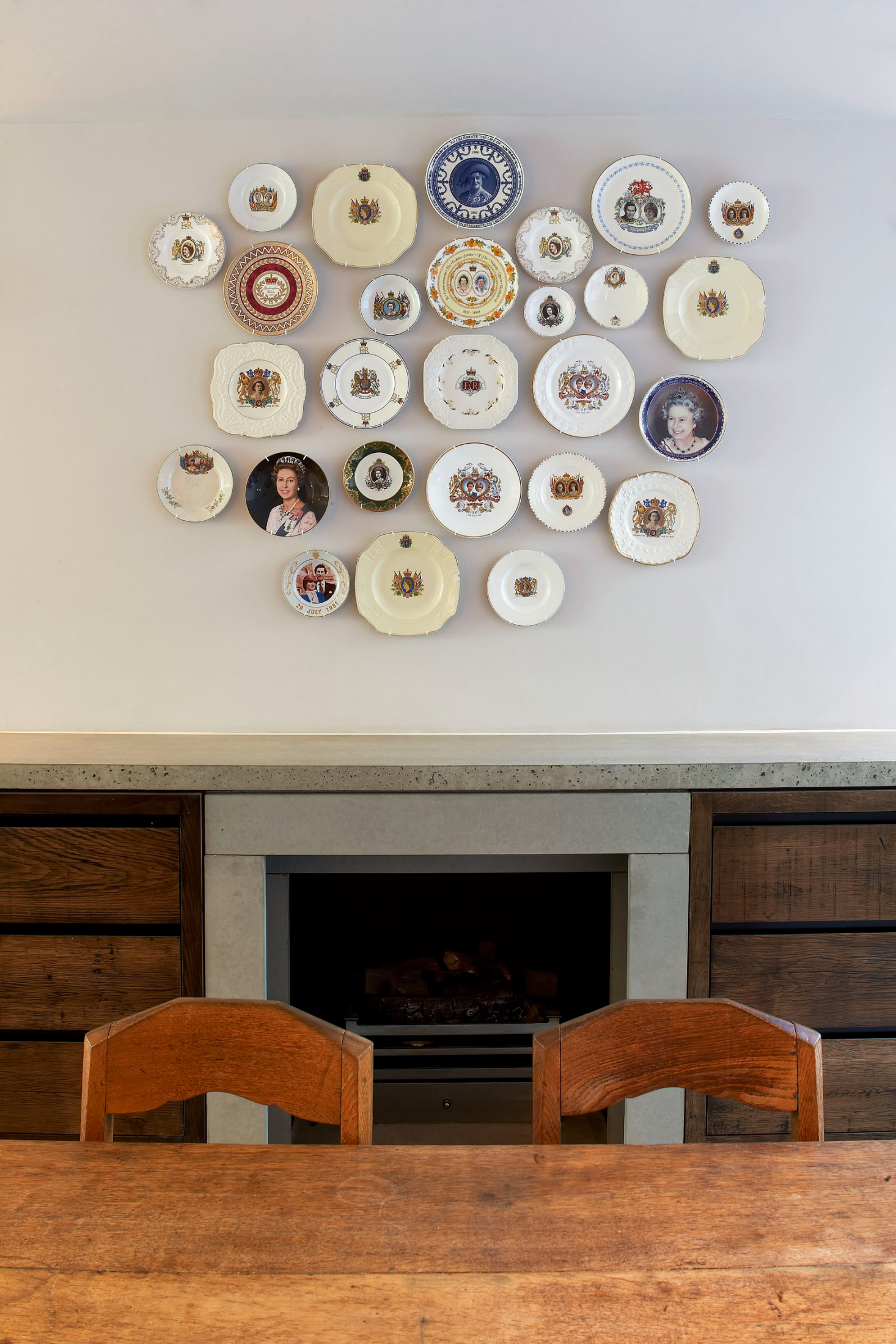Trend Alert: Mix-and-Match Wall-Hung Plates - Remodelista