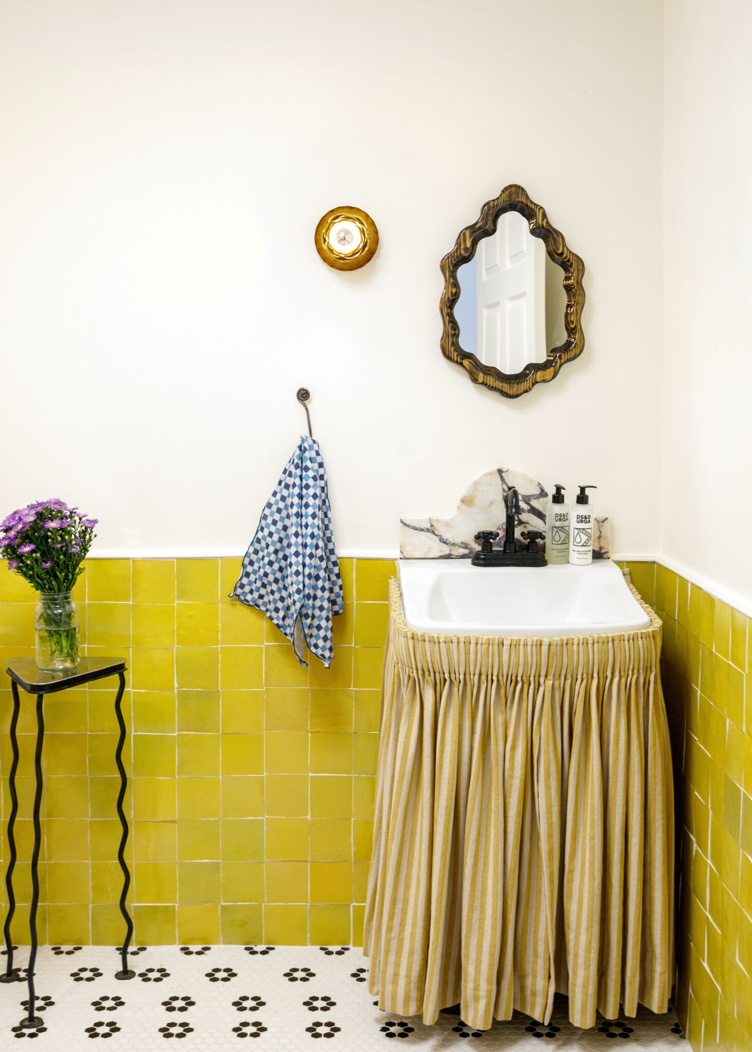 Archive Dive: 7 Wrap-Around Sink Skirts in the Bath - Remodelista