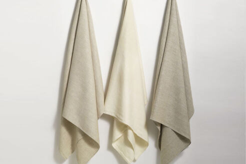 10 Easy Pieces: White Linen Bath Towels - Remodelista