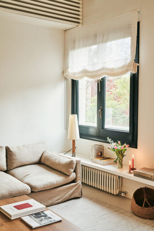 Calm in the City: A Cramped Apartment Becomes a 'A Warm and Cozy Home ...