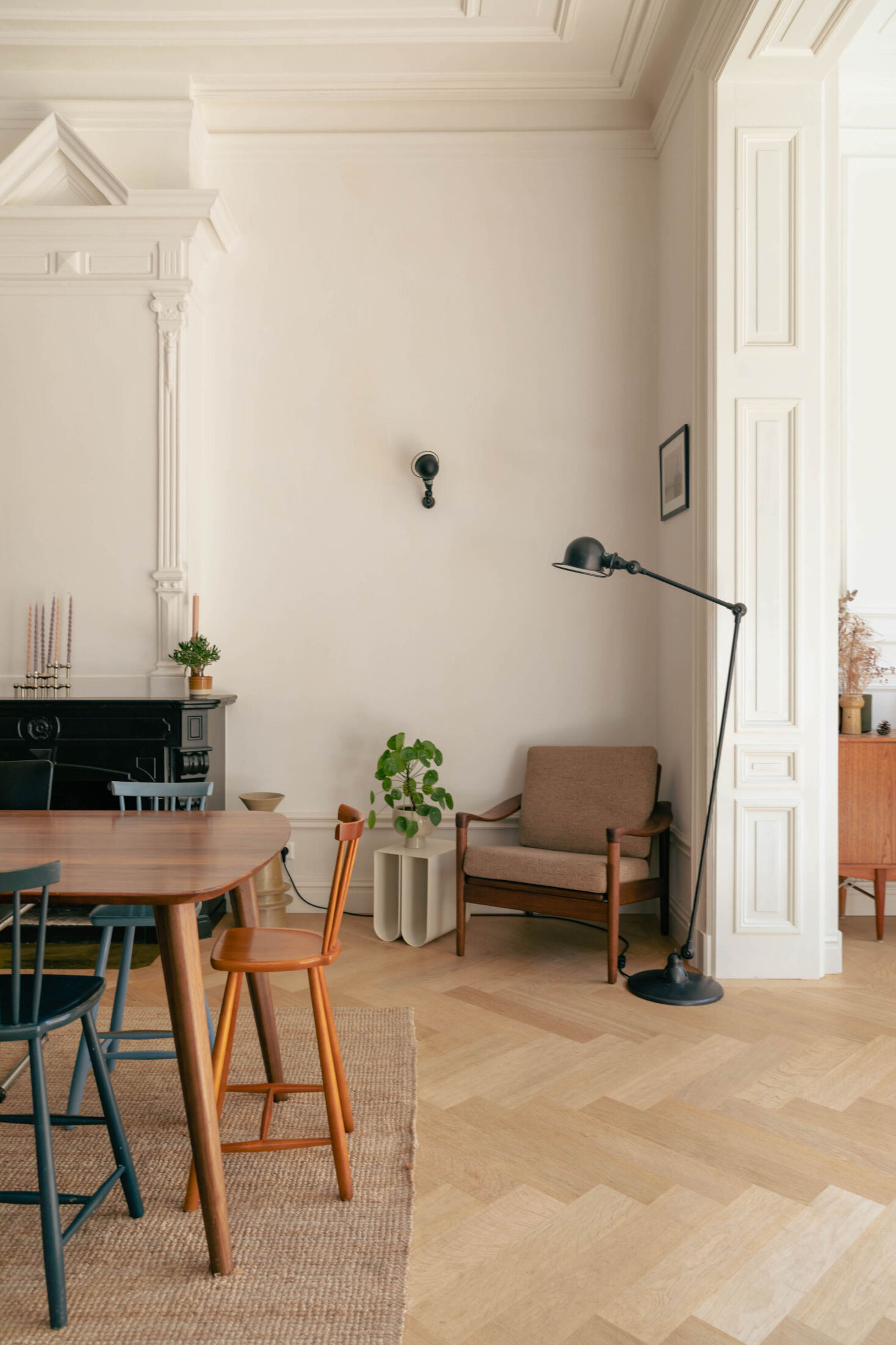 A Historic House in Haarlem Revived with Bright, Spring-Like Rooms