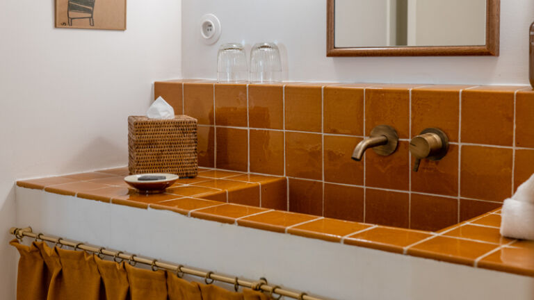Remodelista Reconnaissance: Provençal-Yellow Tiles in a French Hotel ...