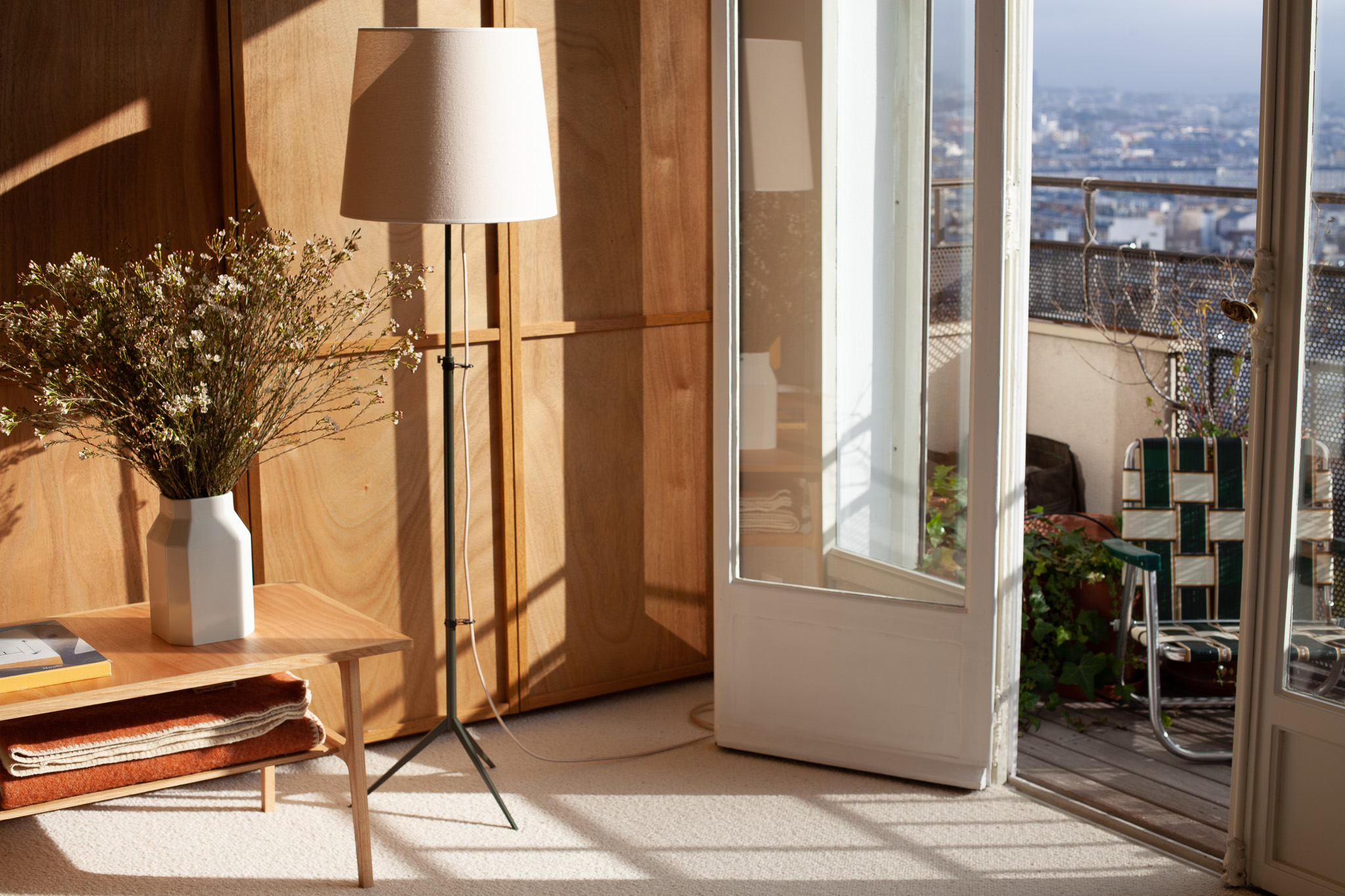 Tour a Beautifully Simple Kitchen in Montmartre, Paris