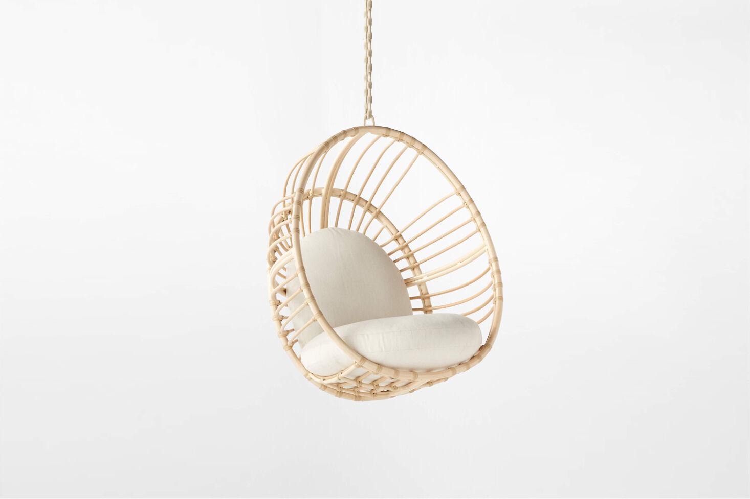 Hanging Rattan Chairs Egg Chair Indoor/Outdoor Swing: 10 Easy Pieces