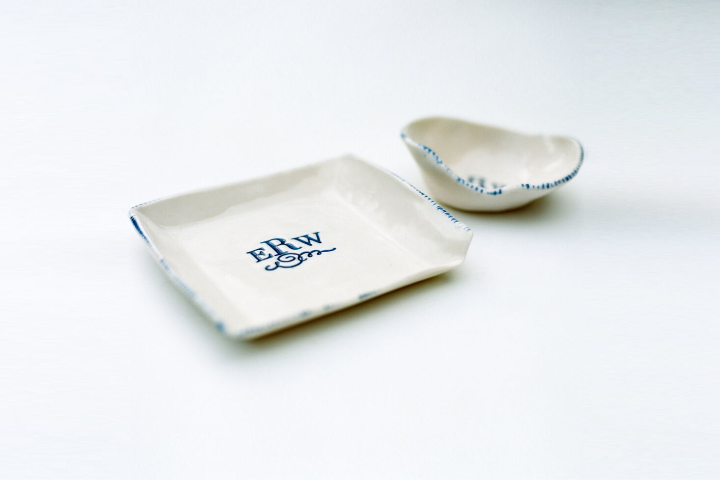 Modern Monogram Embroidered and Printed Monogramming: 10 Easy Pieces