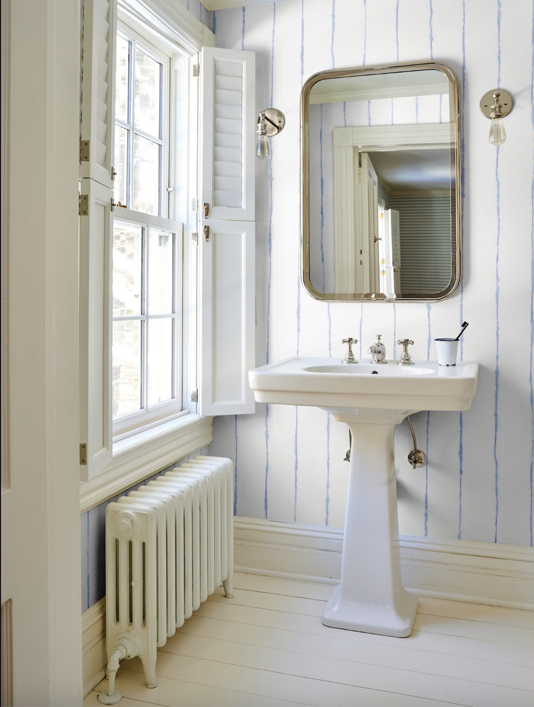 Summer Backdrop: Wall Coverings from Hand-Painted (and -Drawn and ...