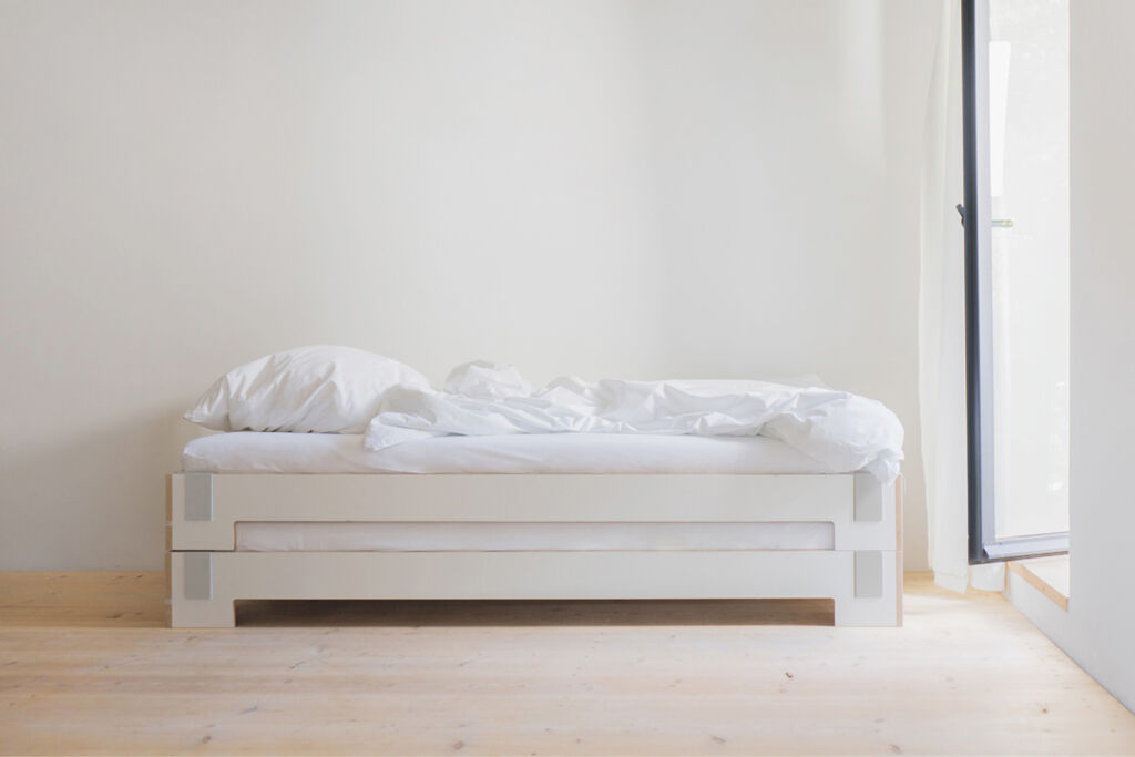 Space-Saving Stackable Twin Beds for the Guest Room or Kids' Room: 10 ...