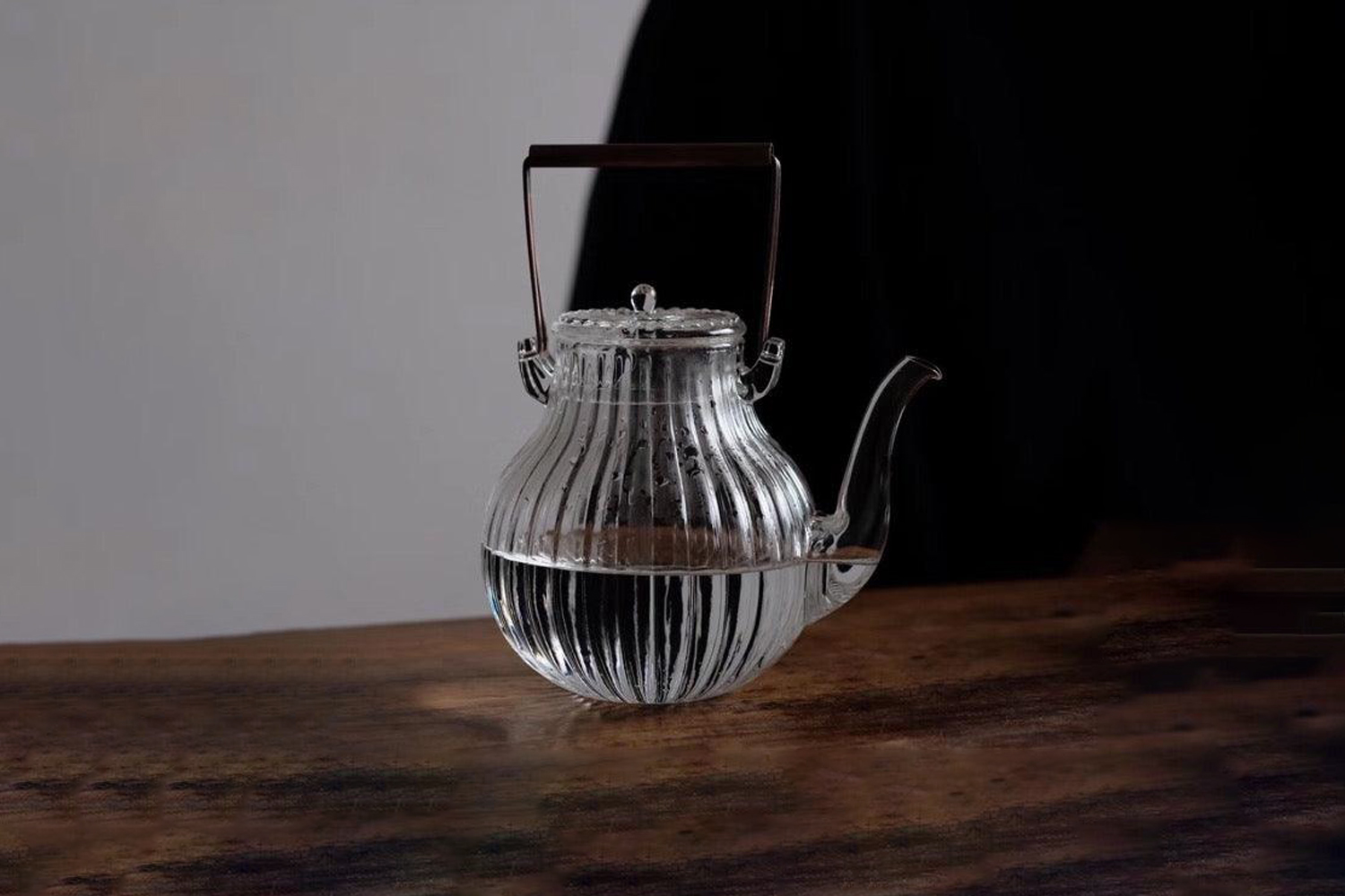 10 Easy Pieces: Japanese Glass Tea Pots - Remodelista