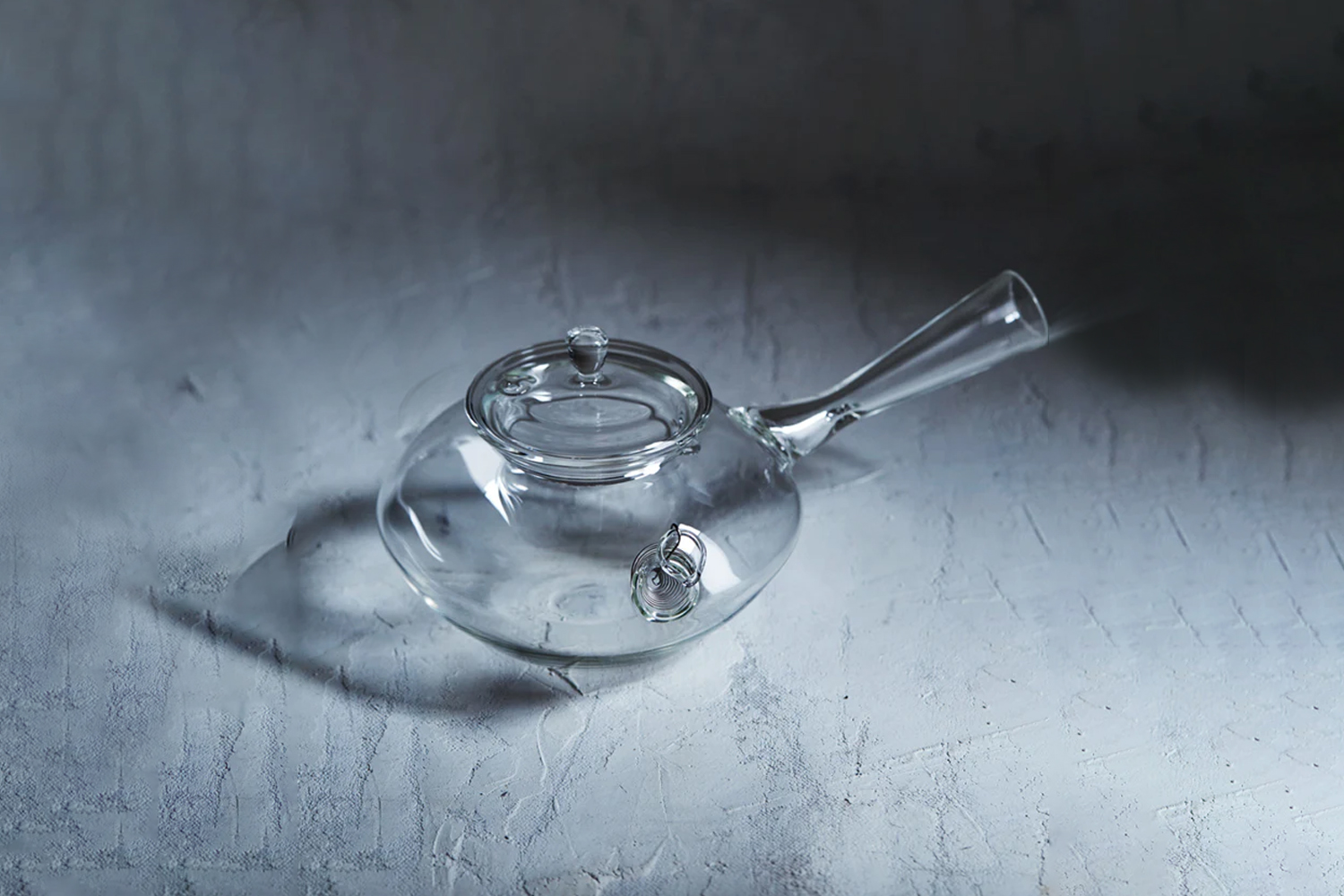 10 Easy Pieces: Japanese Glass Tea Pots - Remodelista