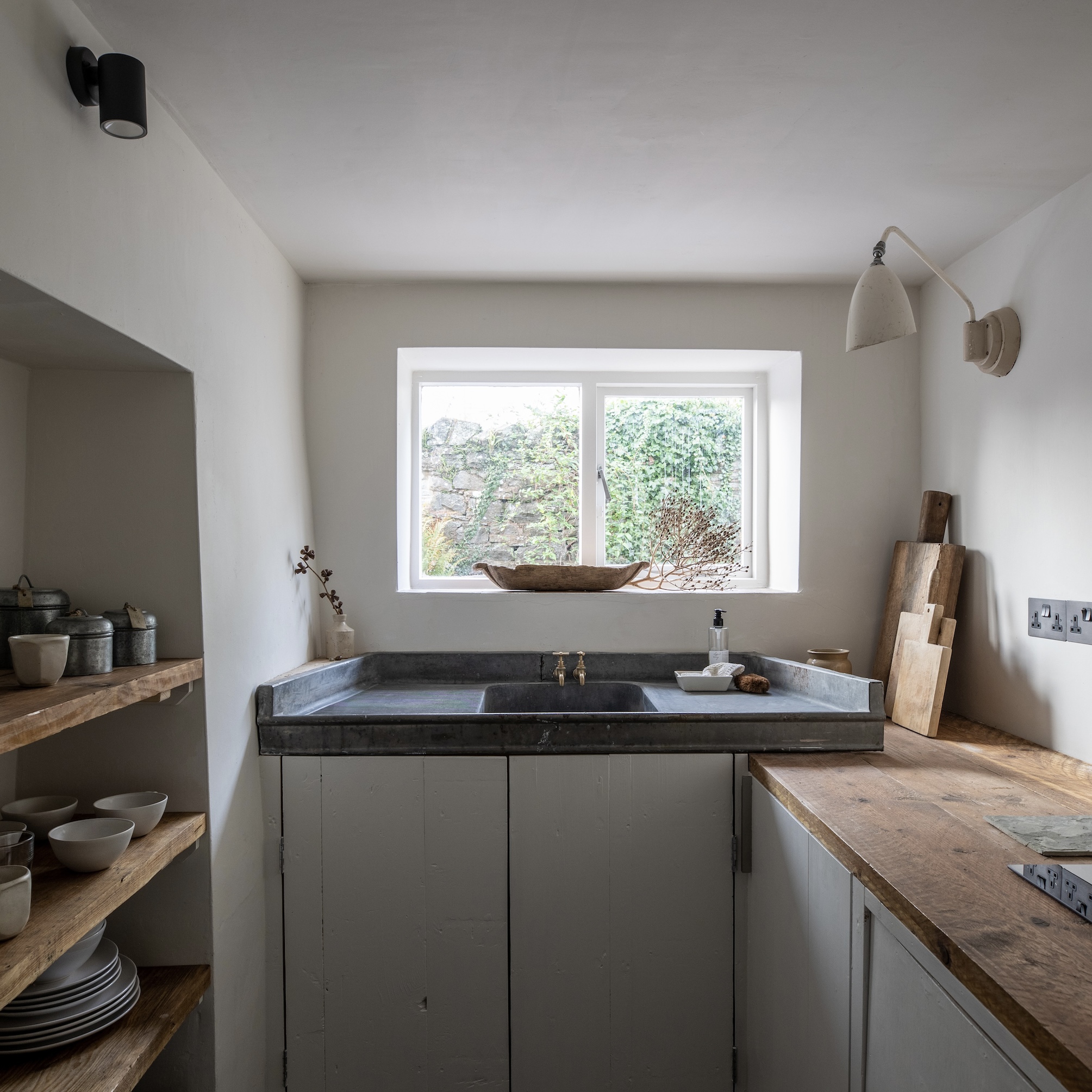 Kitchen of the Week: A Tiny Reclaimed Kitchen, Designed in a Wink ...